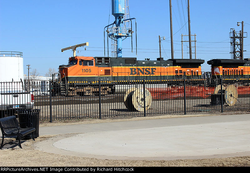 BNSF 1105